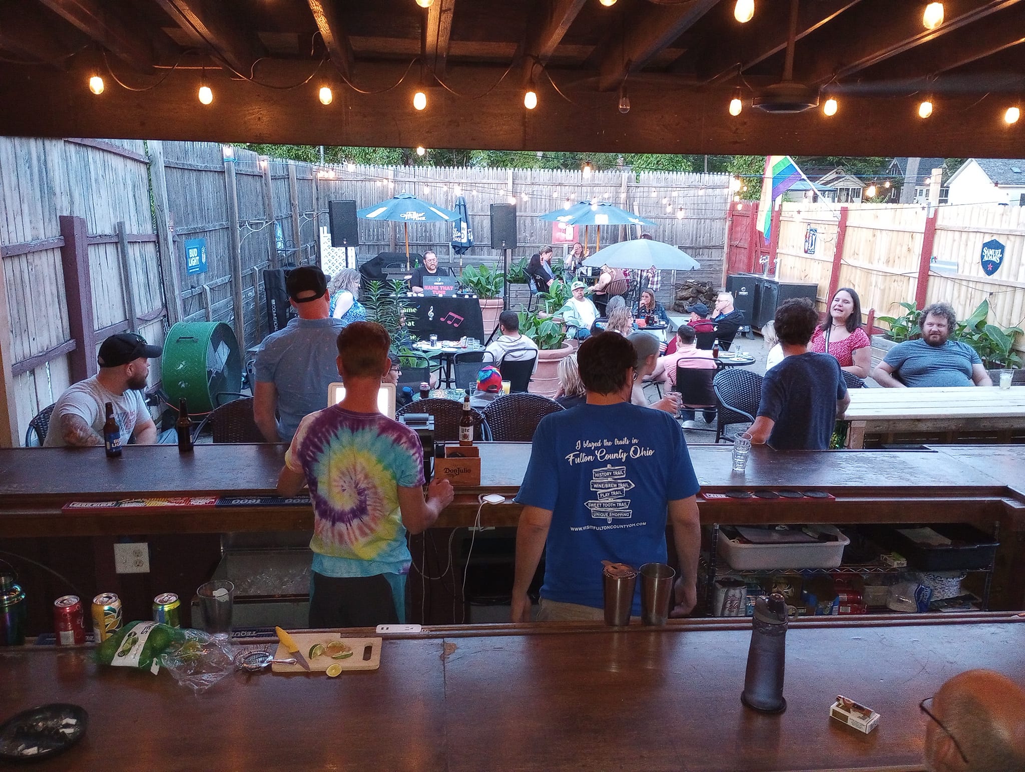 Caseys Bar and Pizza Spot – Come As You Are!